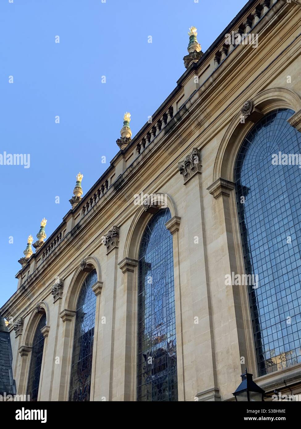 Oxford glass building hi-res stock photography and images - Alamy