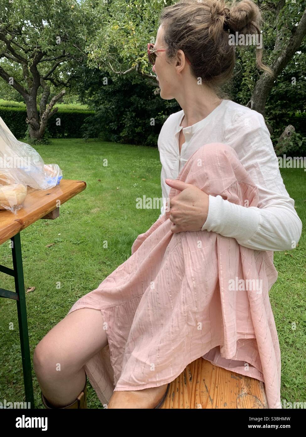 Picknick table hi-res stock photography and images - Alamy