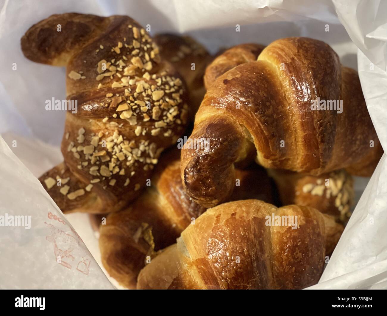 Fresh paper hi-res stock photography and images - Alamy