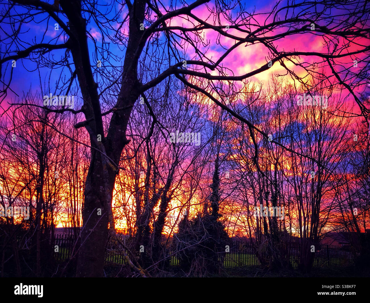 December sunset hi-res stock photography and images - Alamy