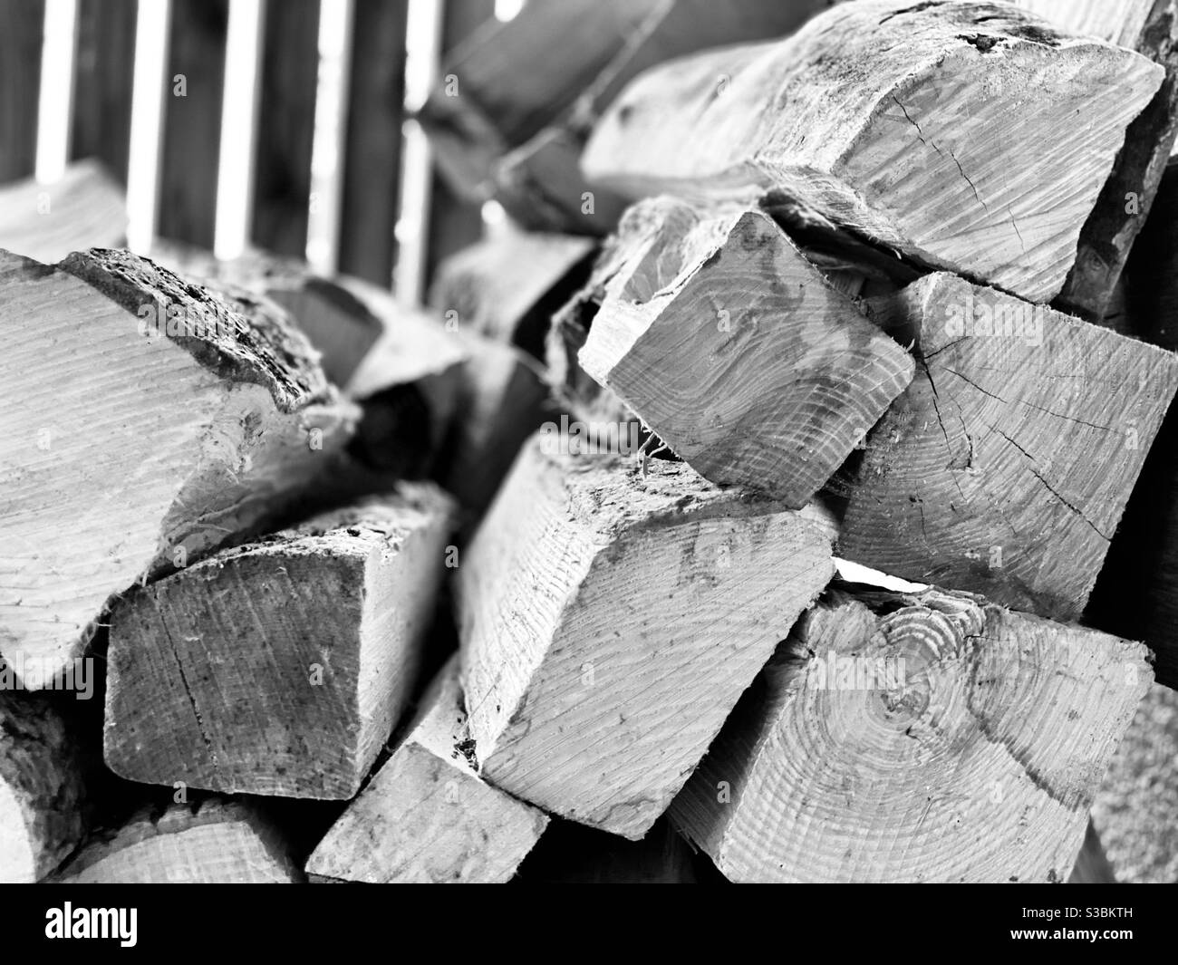 Split timber hi-res stock photography and images - Alamy