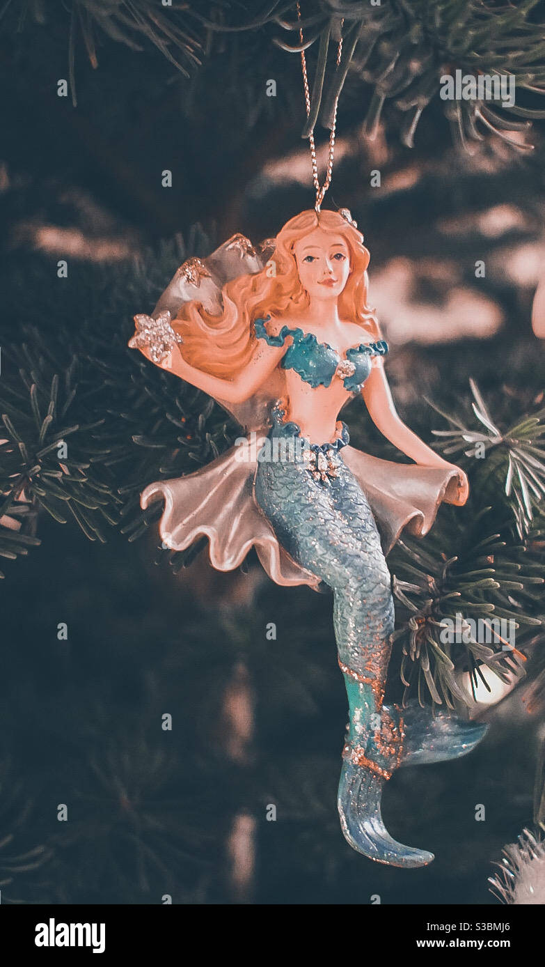 Xmas mermaid hi-res stock photography and images - Alamy