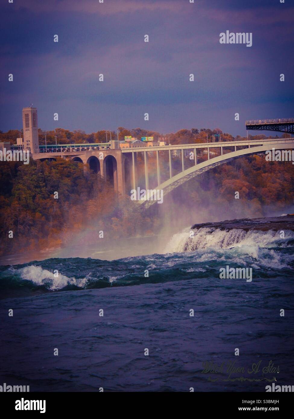 Niagara falls bridge hi-res stock photography and images - Alamy