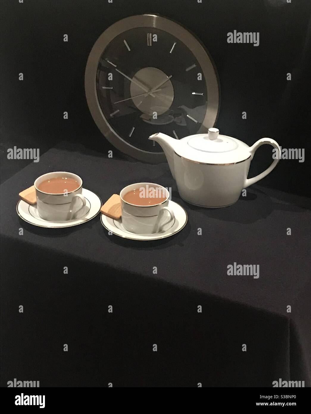 Tea break biscuits hi-res stock photography and images - Alamy