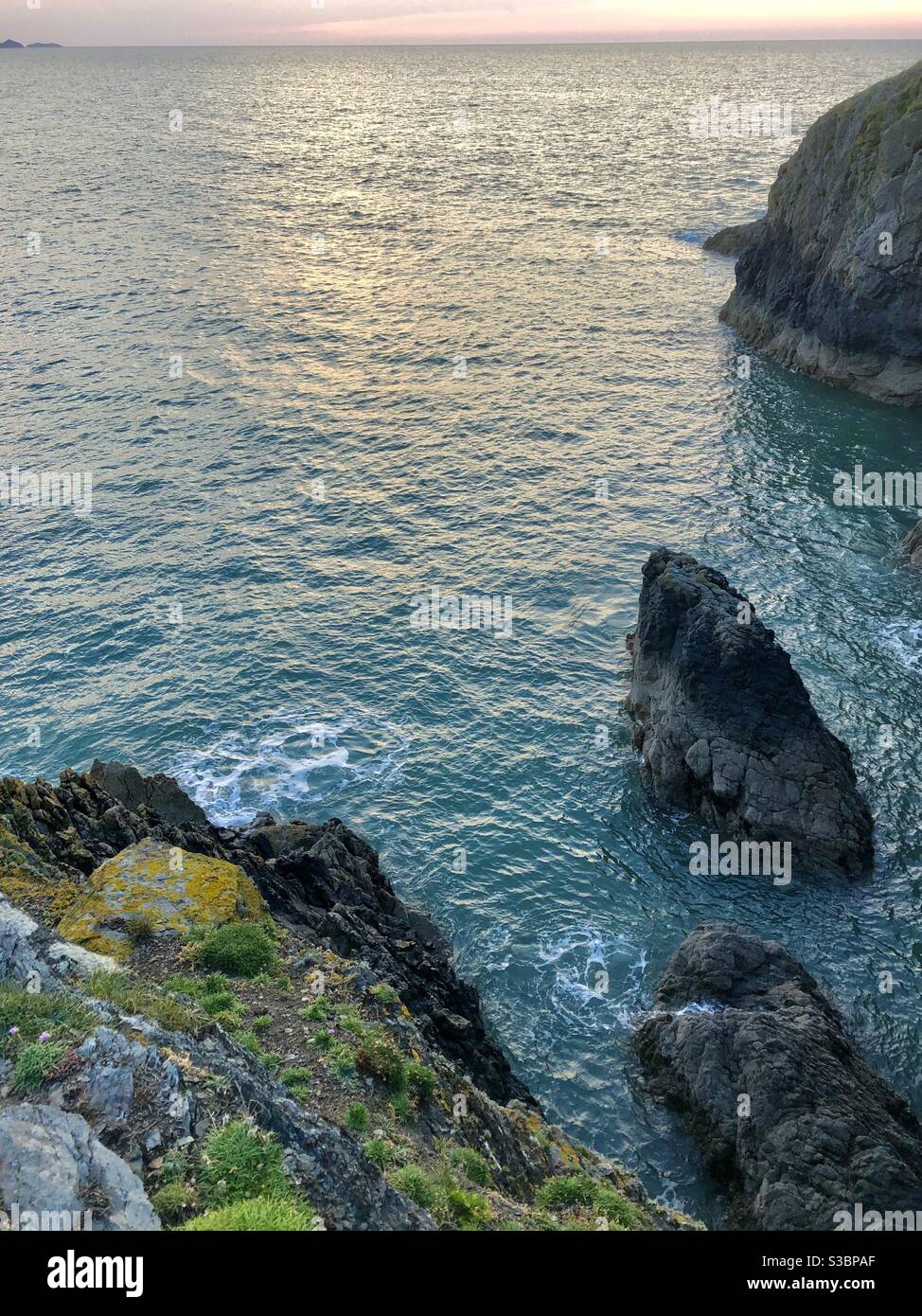 Welsh coastline hi-res stock photography and images - Alamy