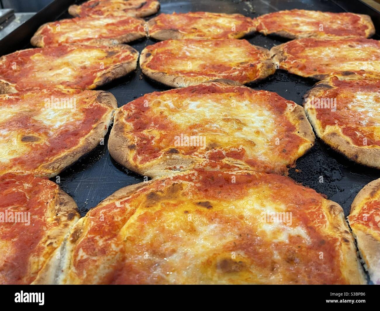 Pan pizza pan hi-res stock photography and images - Alamy