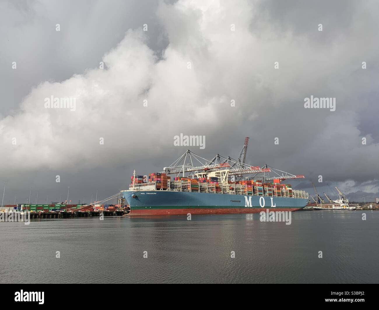 The Mol Treasure ship is unloaded while berthed at Southampton Docks in ... The Mol Treasure ship is unloaded while berthed at Southampton Docks in ...