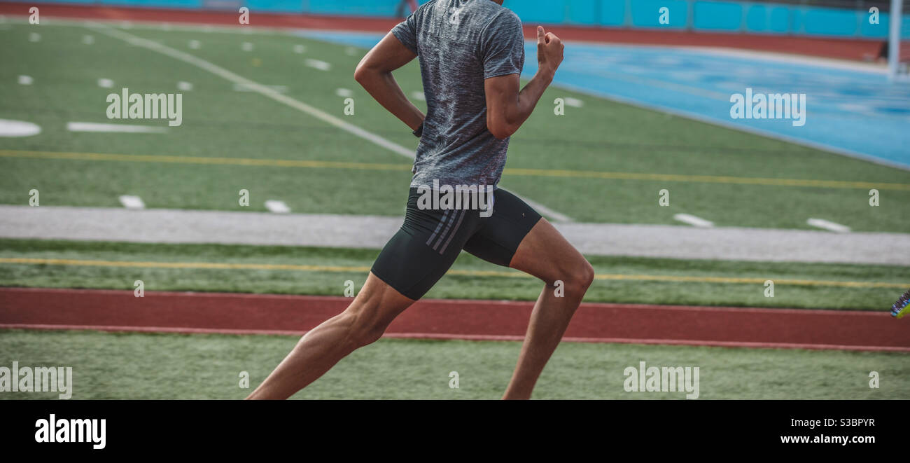 Track runner muscles hi-res stock photography and images - Alamy
