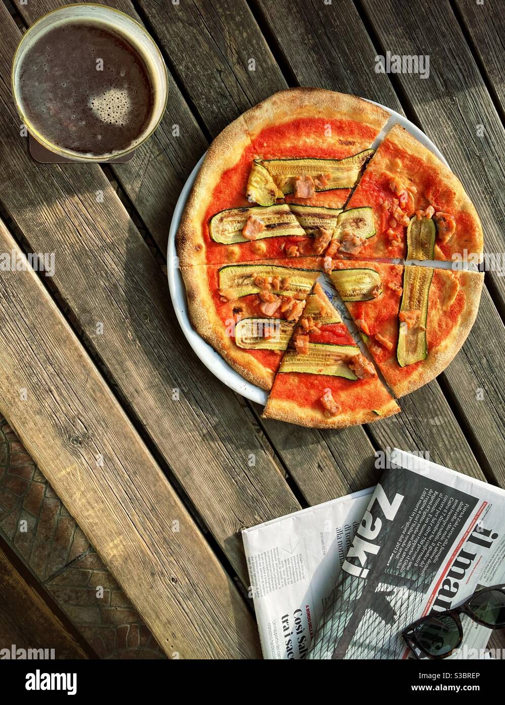 Brunch bar hi-res stock photography and images - Alamy