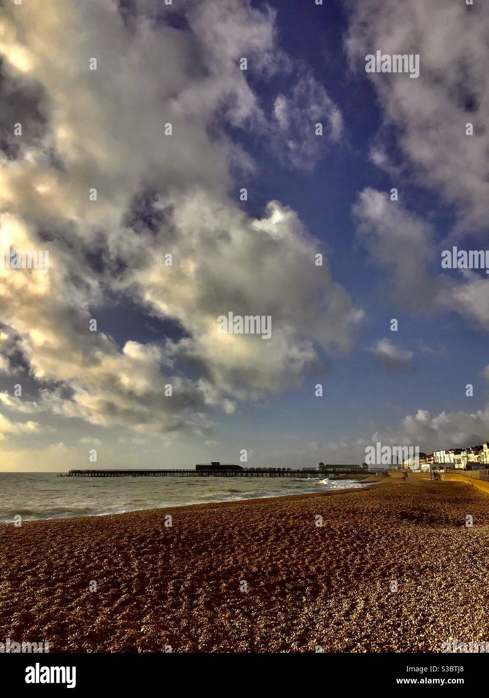 Hastings seafront hi-res stock photography and images - Alamy