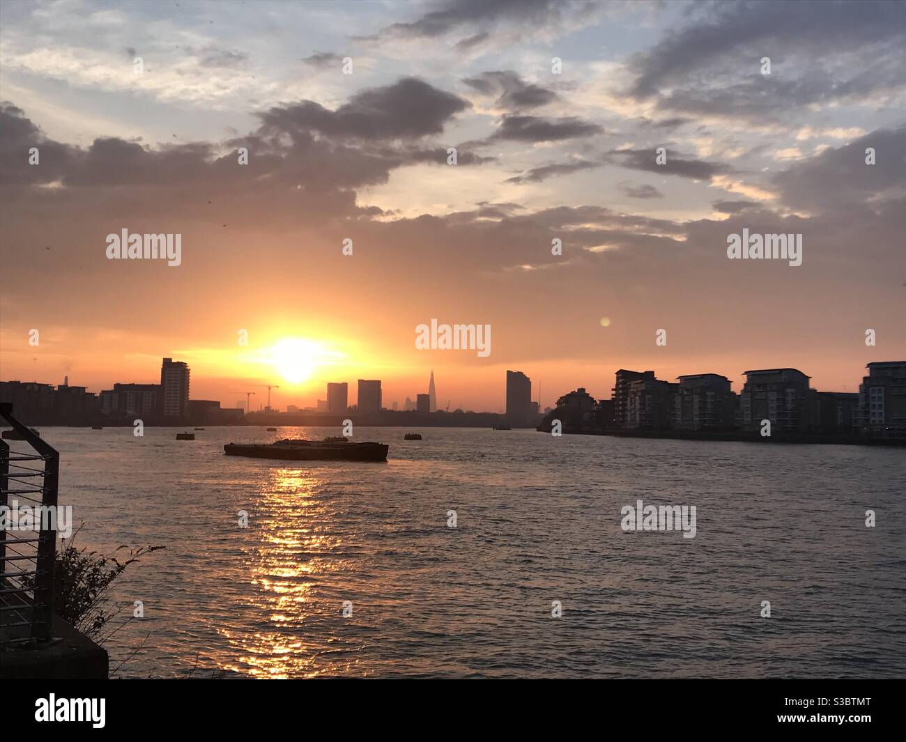 Greenwich sunset sky hi-res stock photography and images - Alamy
