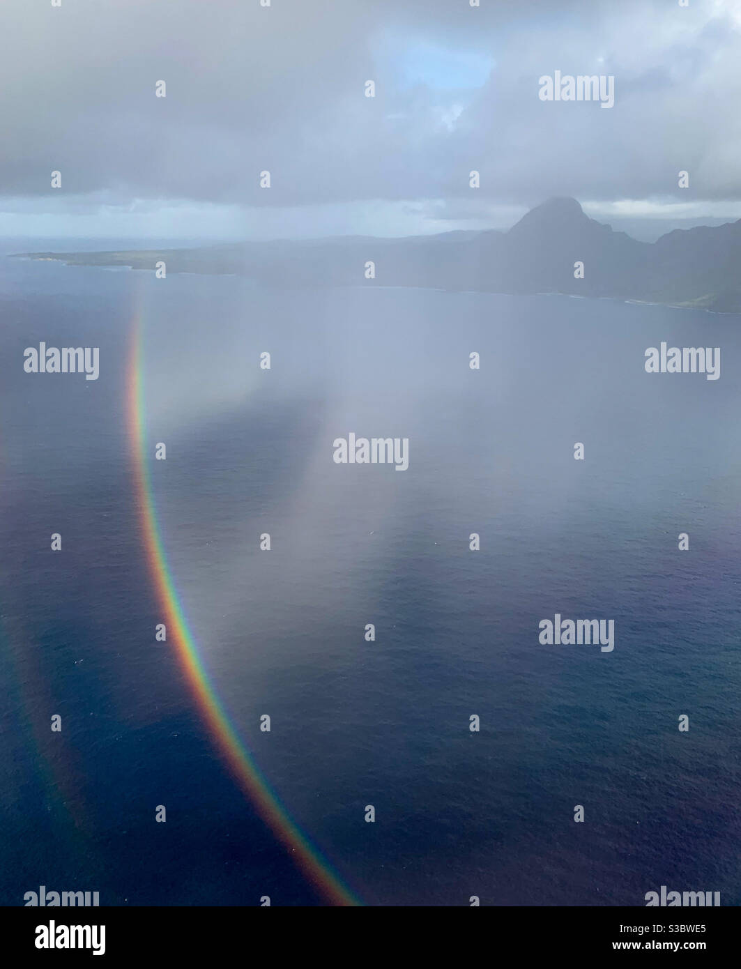 Airplane rainbow hi-res stock photography and images - Alamy