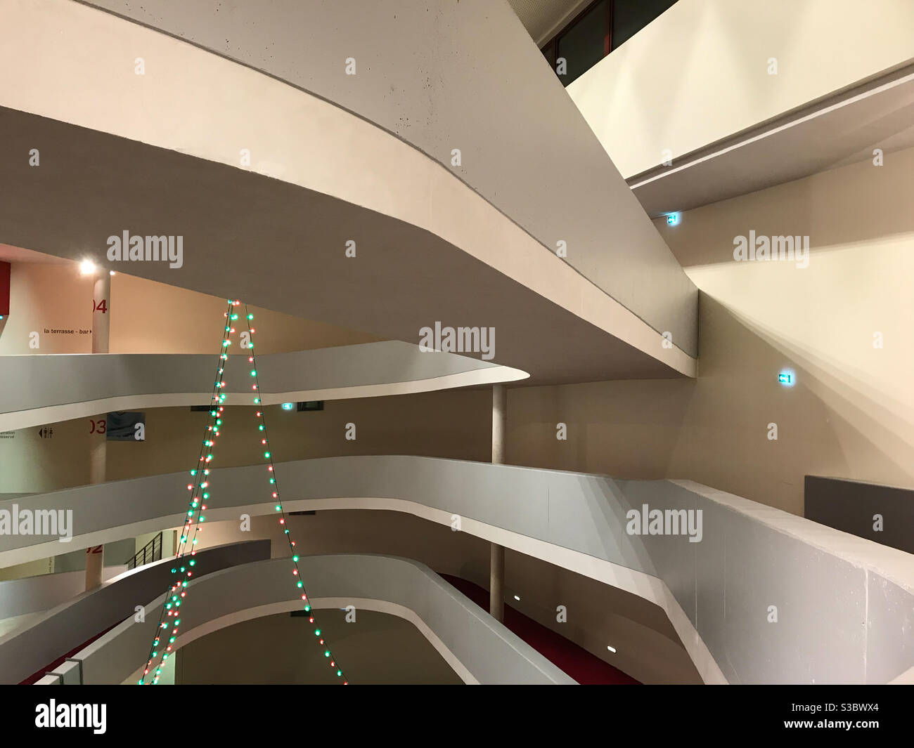 Circular ramp hi-res stock photography and images - Alamy