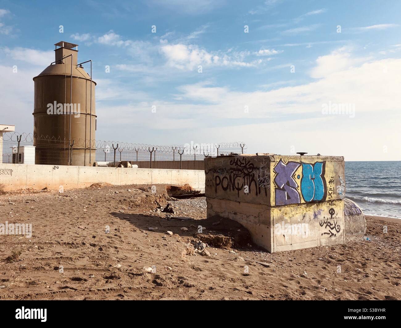Water tank mural hi-res stock photography and images - Alamy