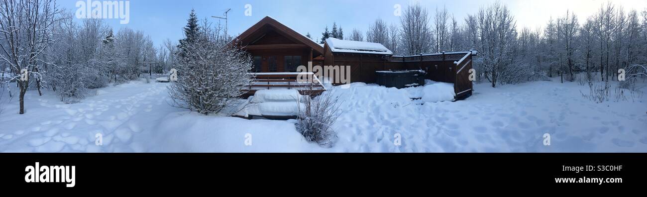 Remote cabin hi-res stock photography and images - Alamy