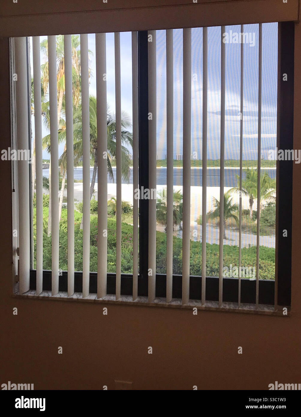 Picture window windows hi-res stock photography and images - Alamy