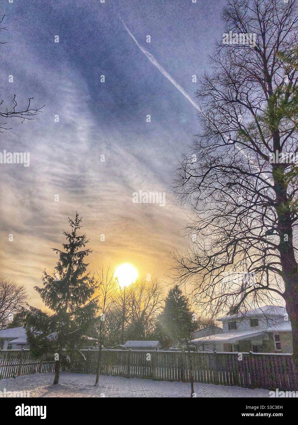 Bright setting hi-res stock photography and images - Alamy