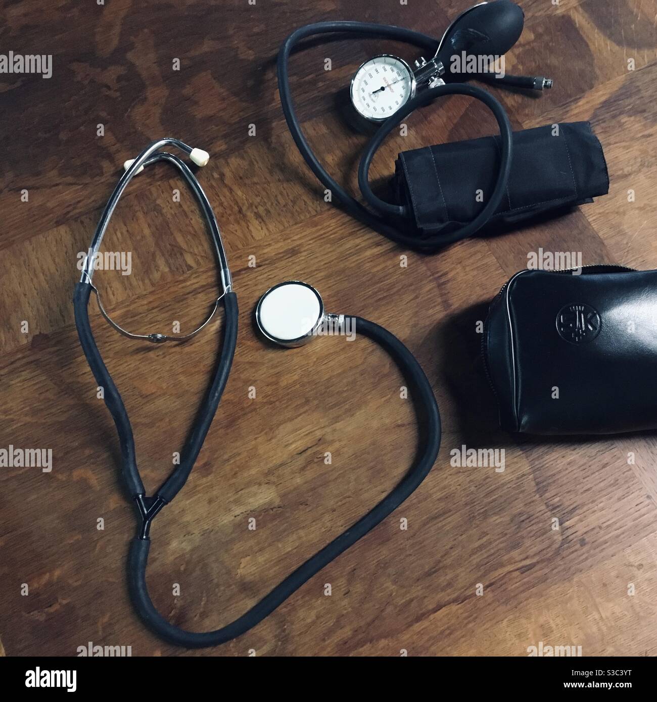 Vintage medical equipment heart hi-res stock photography and images - Alamy