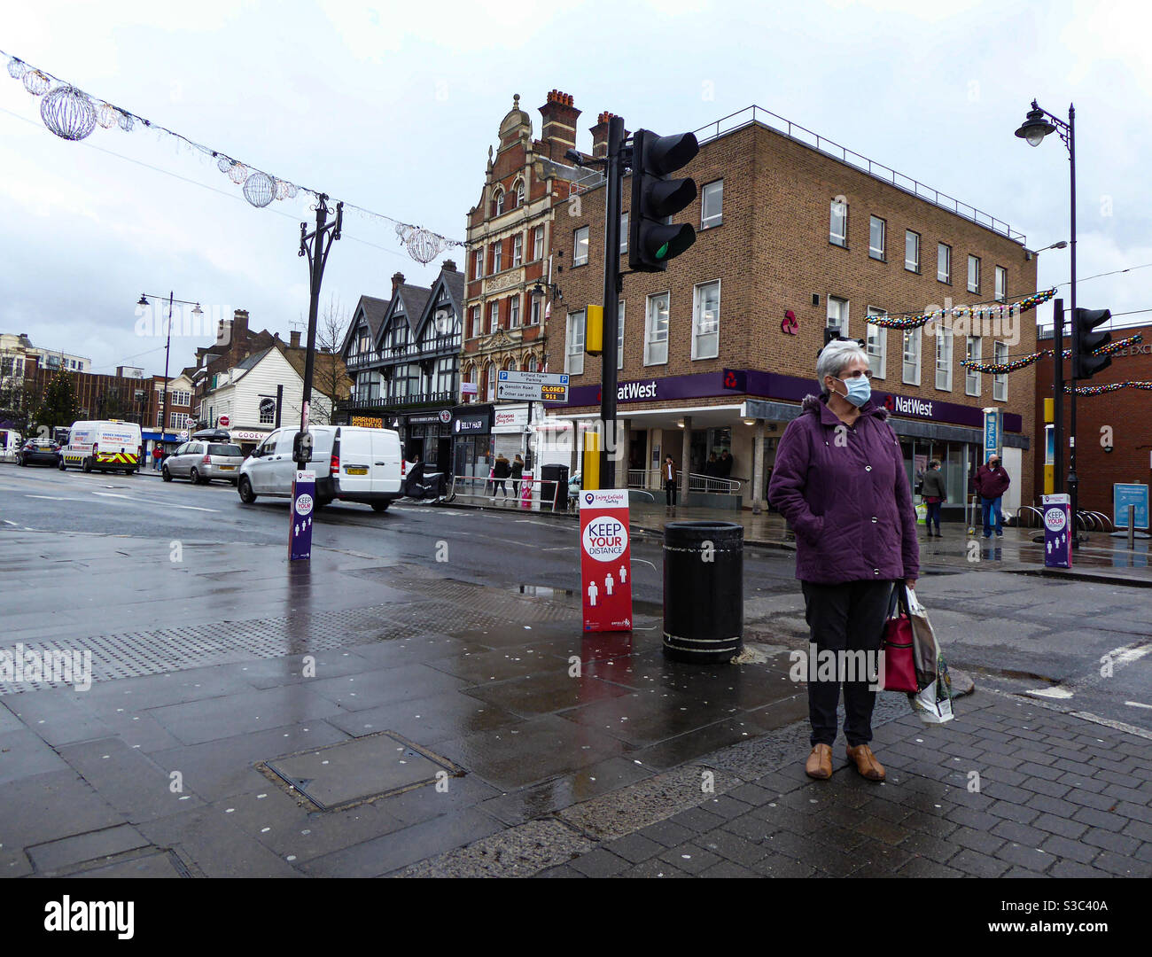 WOMAN WEARING MASK ON HIGH STREET, ENFIELD, NORTH LONDON Stock Photo ...
