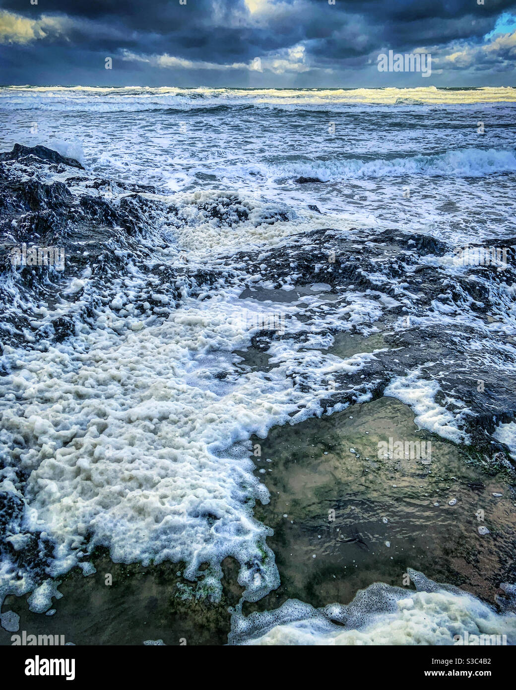 Snowy sea hi-res stock photography and images - Alamy