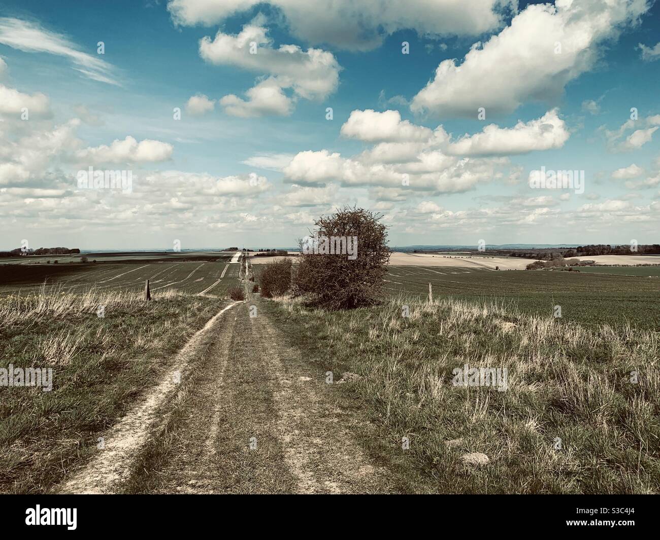 Country views hi-res stock photography and images - Alamy