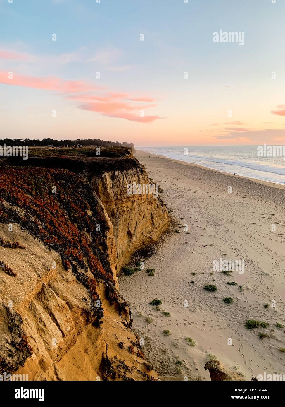 Ocean cliffs hi-res stock photography and images - Alamy