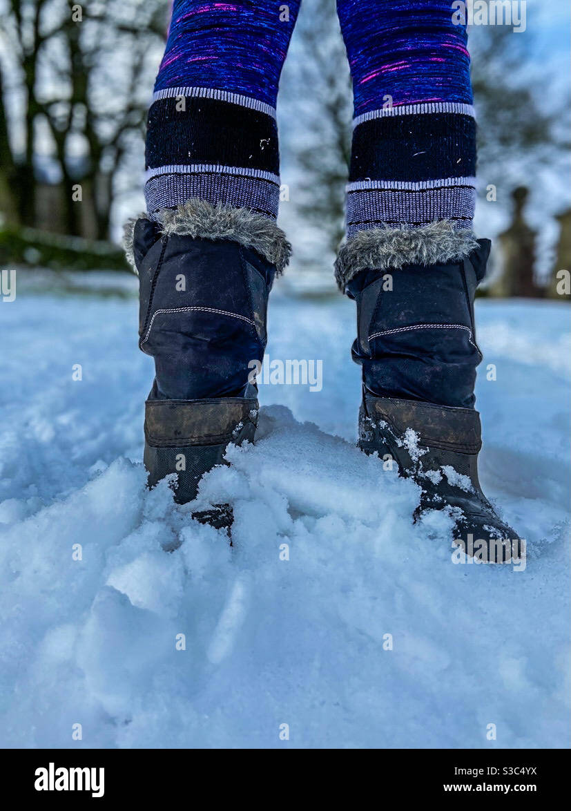 Legs walking boots countryside hi-res stock photography and images - Alamy