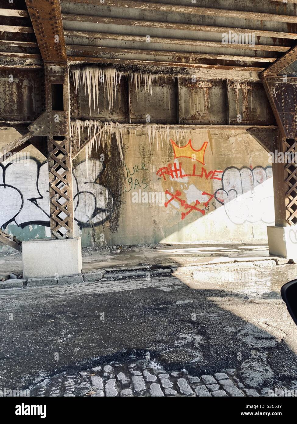 Ice graffiti hi-res stock photography and images - Alamy