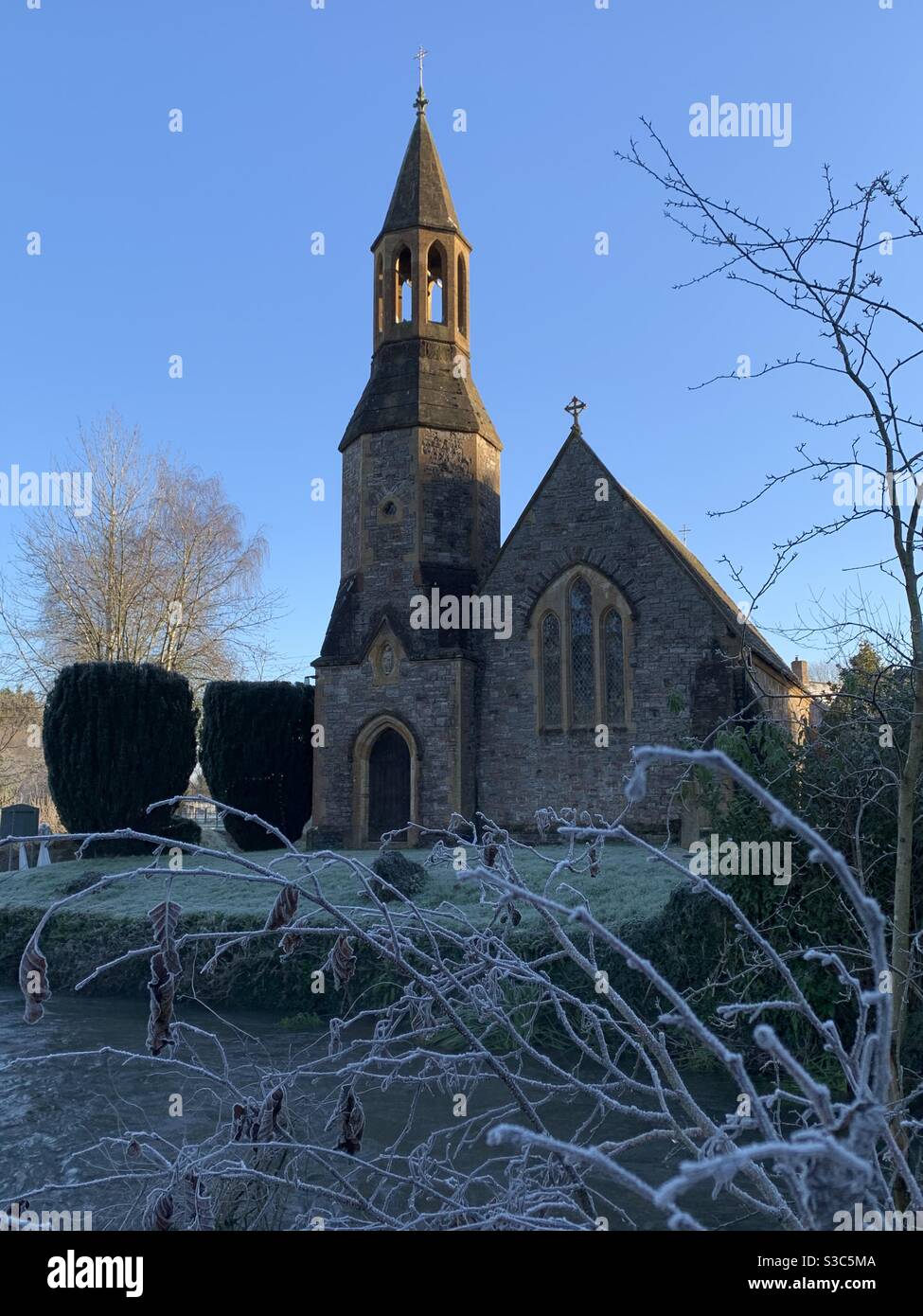 Crucifix church of england hi-res stock photography and images - Alamy