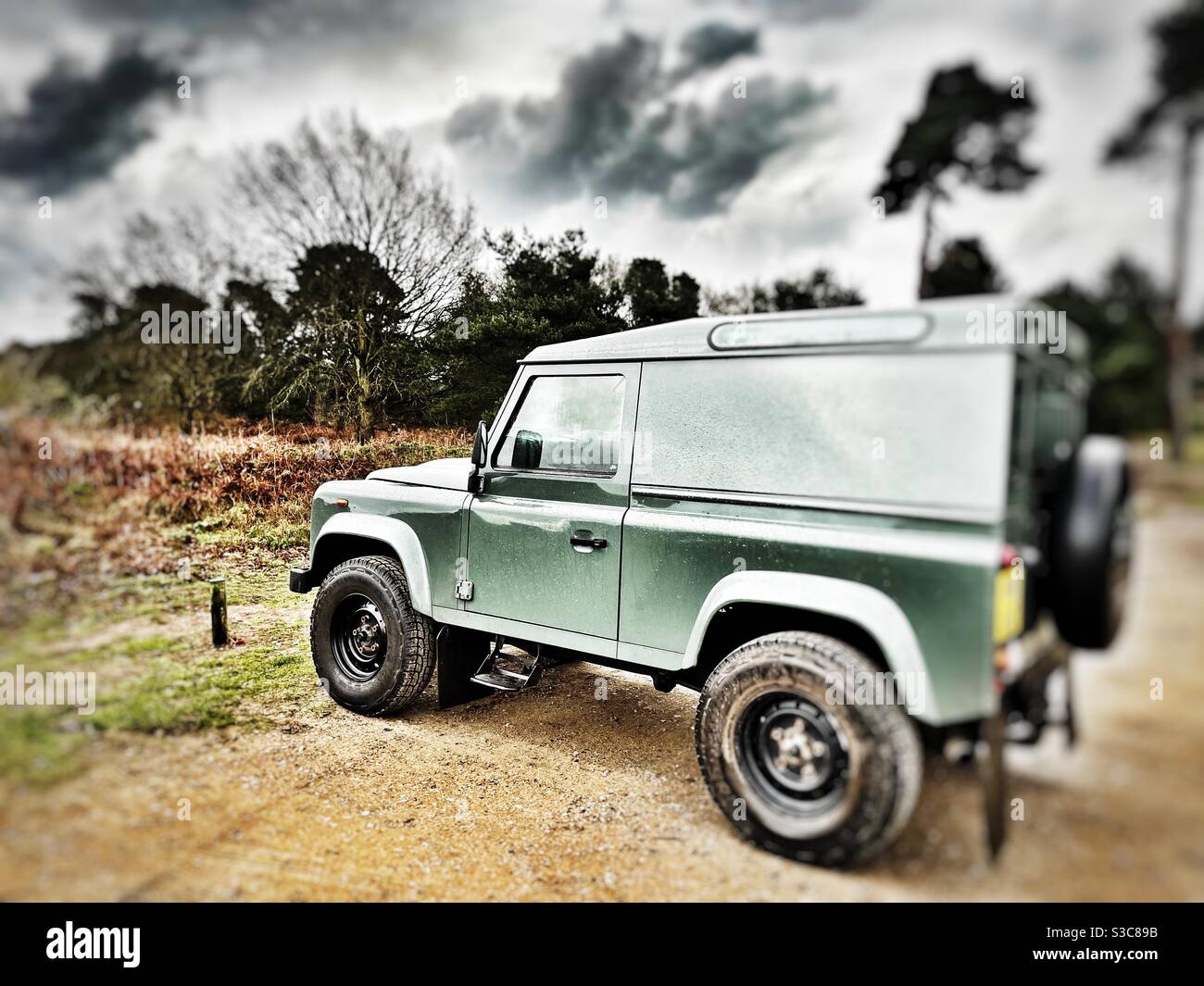 Short wheel base land rover hi-res stock photography and images - Alamy