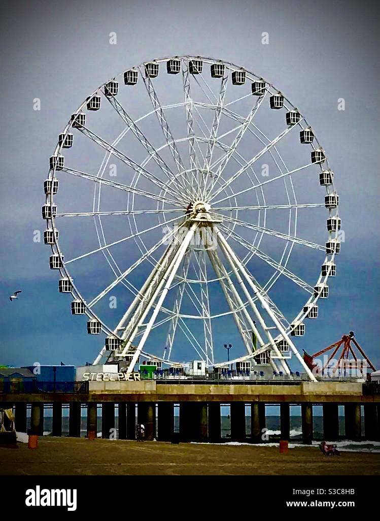 Ocean city boardwalk ferris wheel hi-res stock photography and images ...