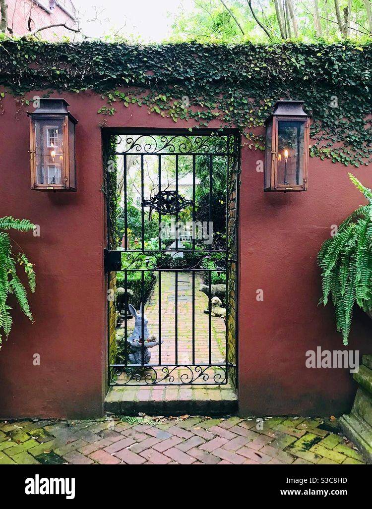 Gated gardens hi-res stock photography and images - Alamy