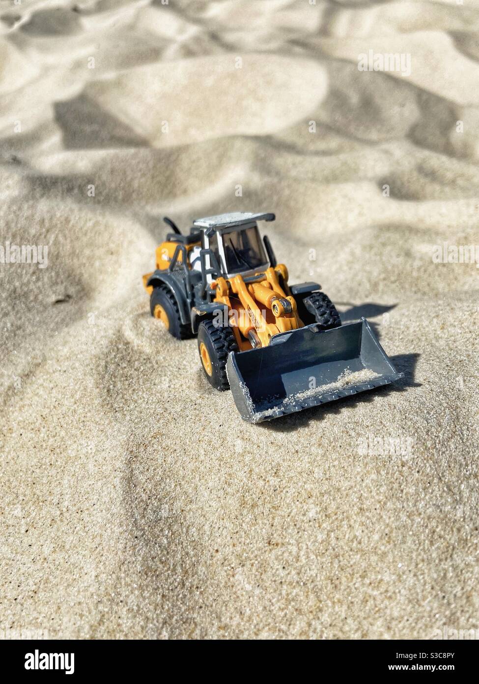 Plastic digger hi-res stock photography and images - Alamy