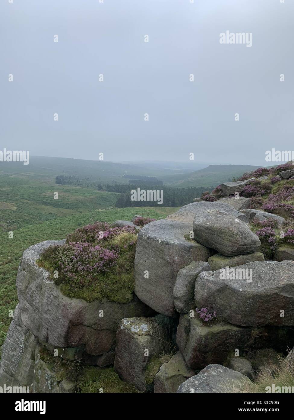 Ledge walking hi-res stock photography and images - Alamy