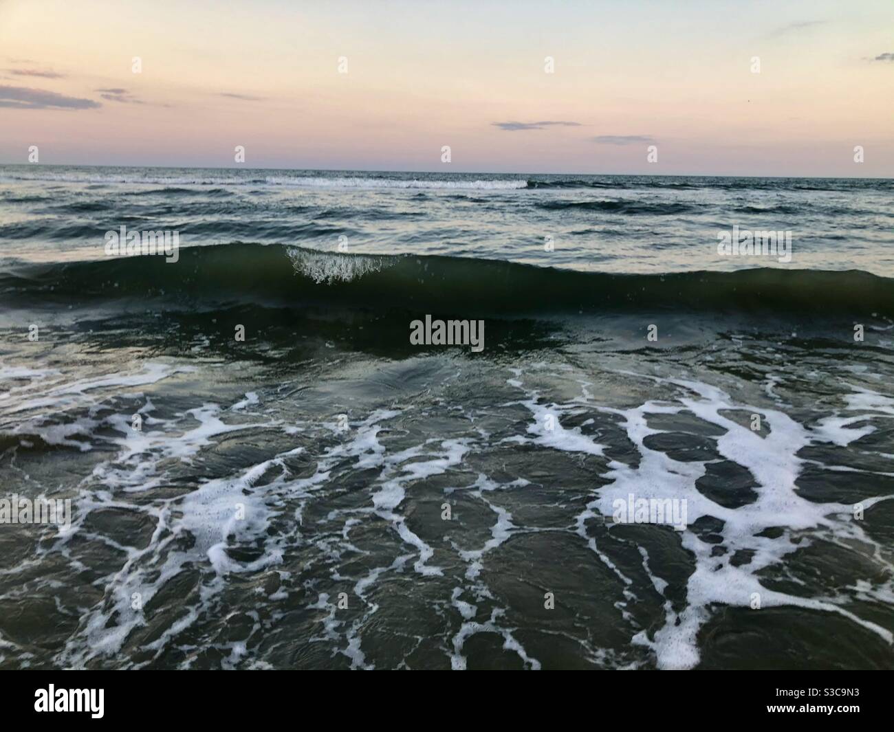 Rolling ocean wave hi-res stock photography and images - Alamy