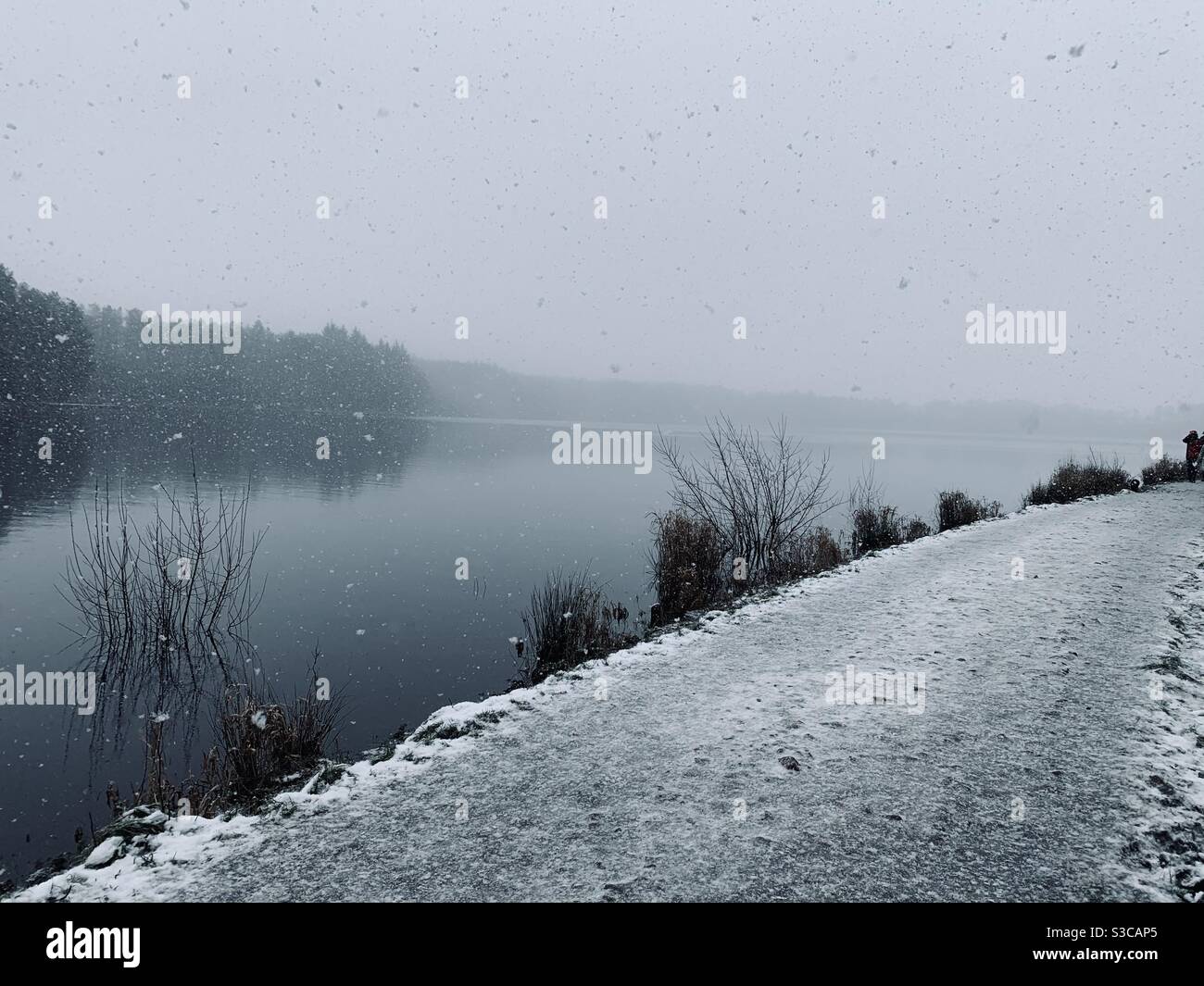 Snowy reservoir hi-res stock photography and images - Alamy