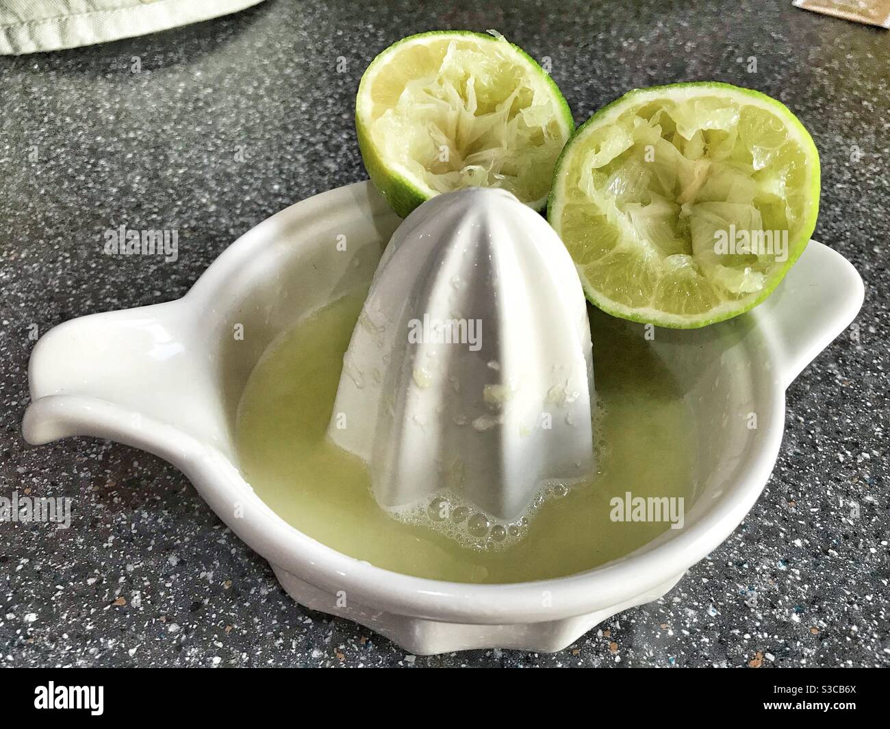 Squeezed limes hi-res stock photography and images - Alamy
