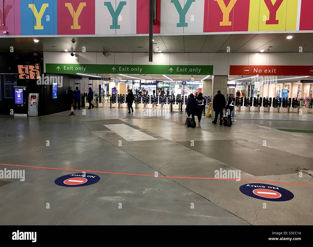 Exit gates hi-res stock photography and images - Alamy