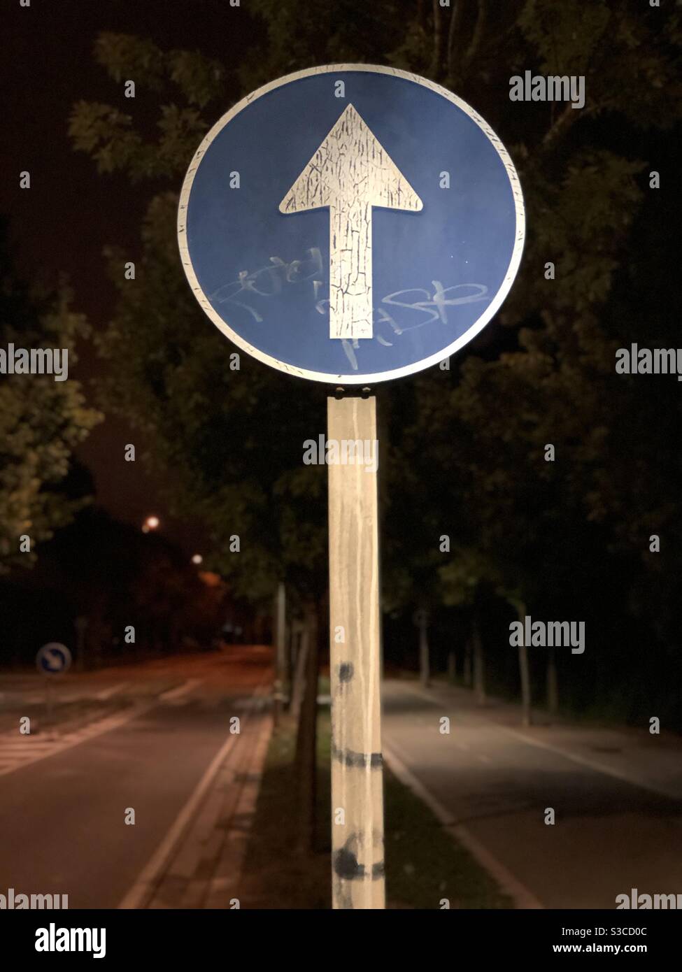 Straight traffic sign hi-res stock photography and images - Alamy