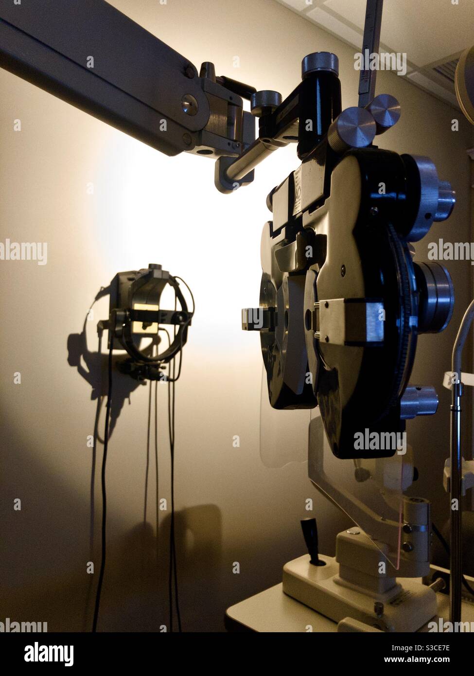 Optometry equipment hi-res stock photography and images - Alamy