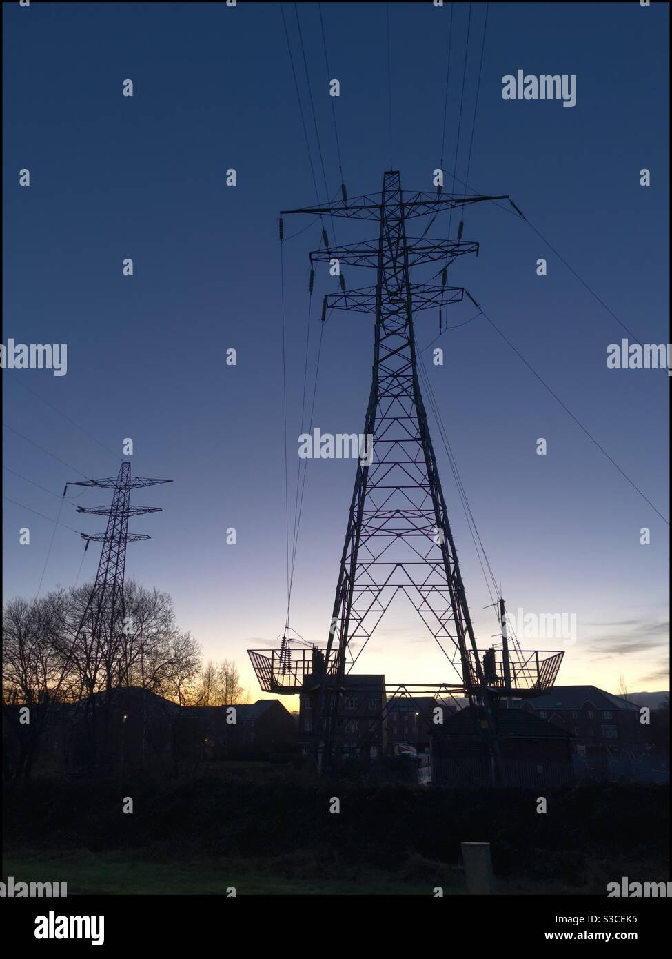 Light pylons hi-res stock photography and images - Alamy