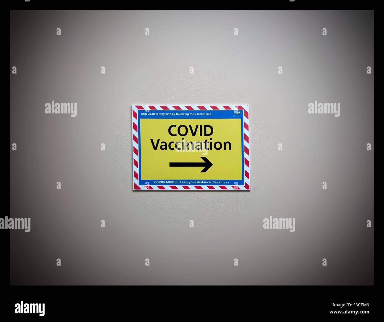 Vaccination sign hi-res stock photography and images - Alamy