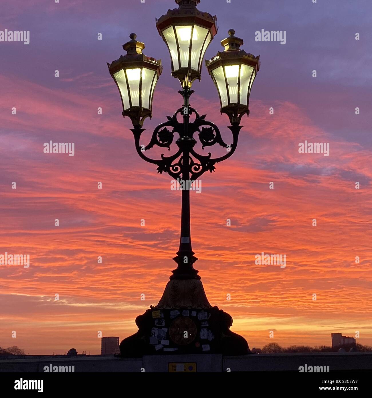 Lamppost lights hi-res stock photography and images - Alamy