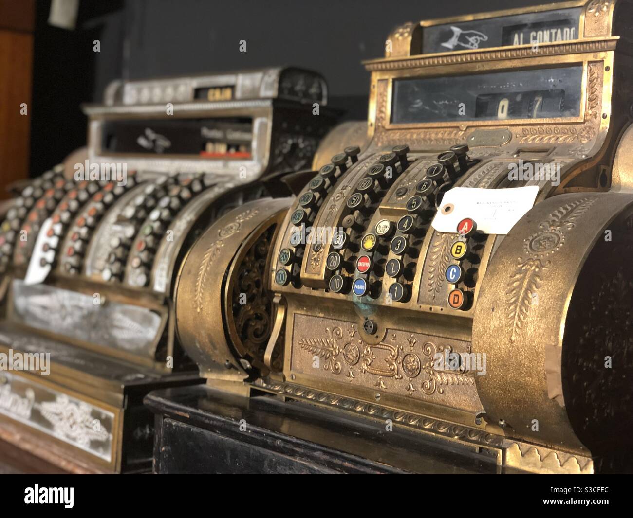 Cashiers hi-res stock photography and images - Alamy