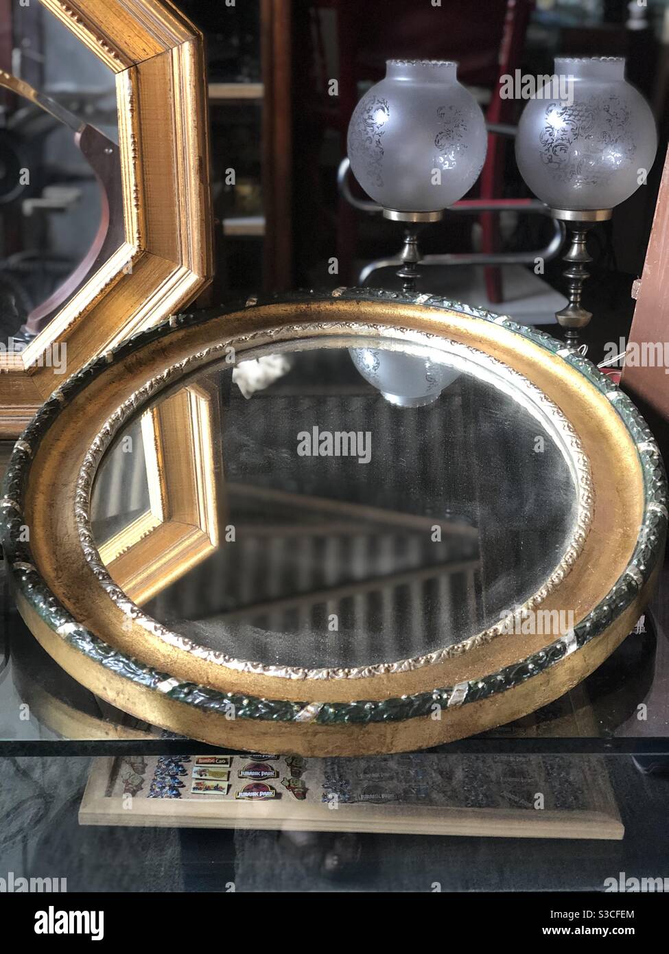 Reflection mirrors hi-res stock photography and images - Alamy