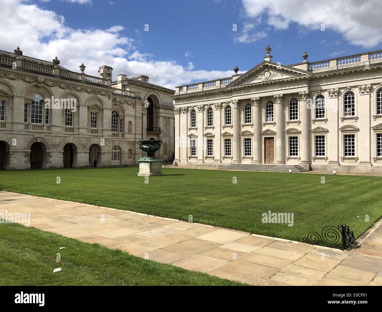 Senate house lawn hi-res stock photography and images - Alamy