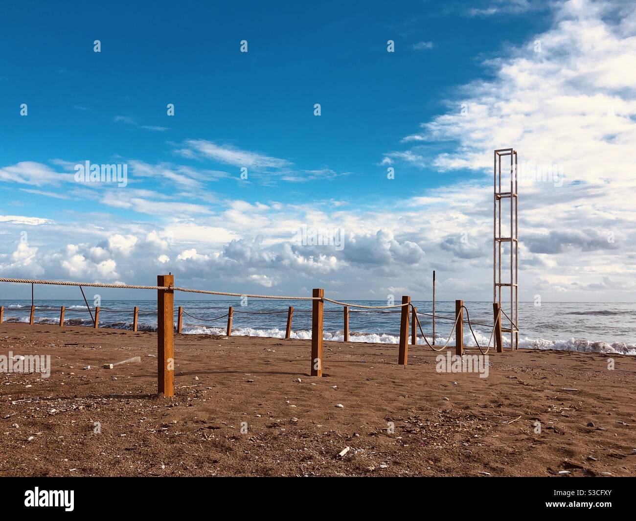 Deserted seaside scene hi-res stock photography and images - Alamy