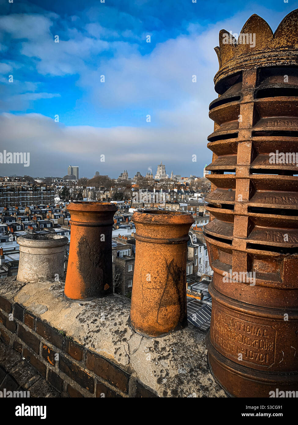London chimney pots hi-res stock photography and images - Alamy
