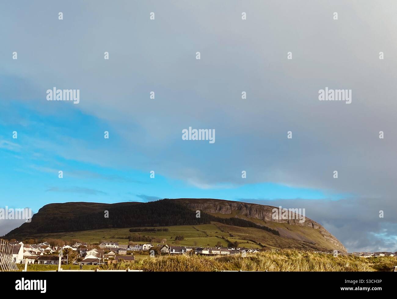 Ben bulben hi-res stock photography and images - Alamy