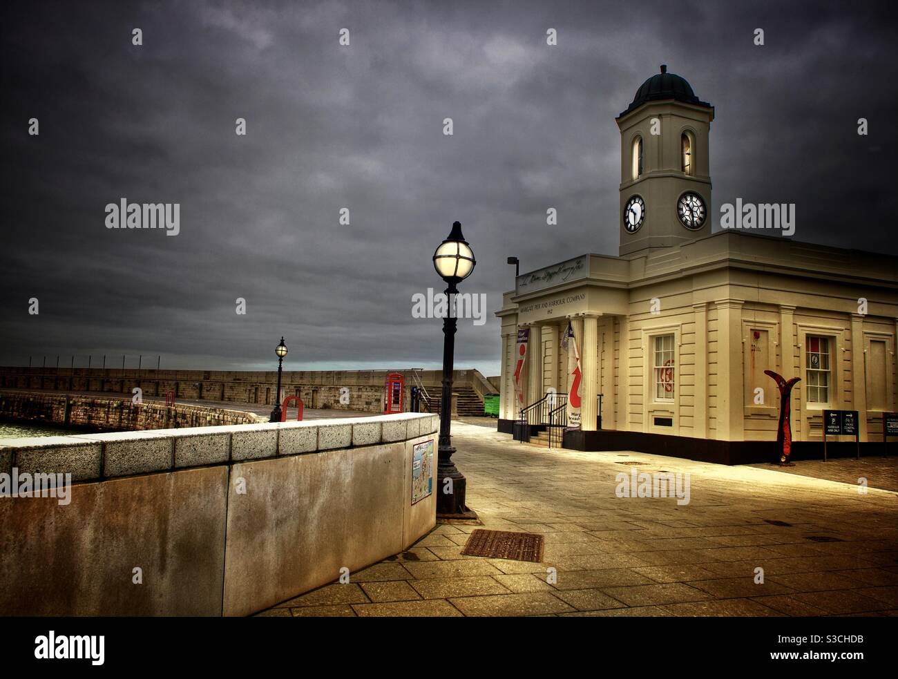 Margate jetty hi-res stock photography and images - Alamy